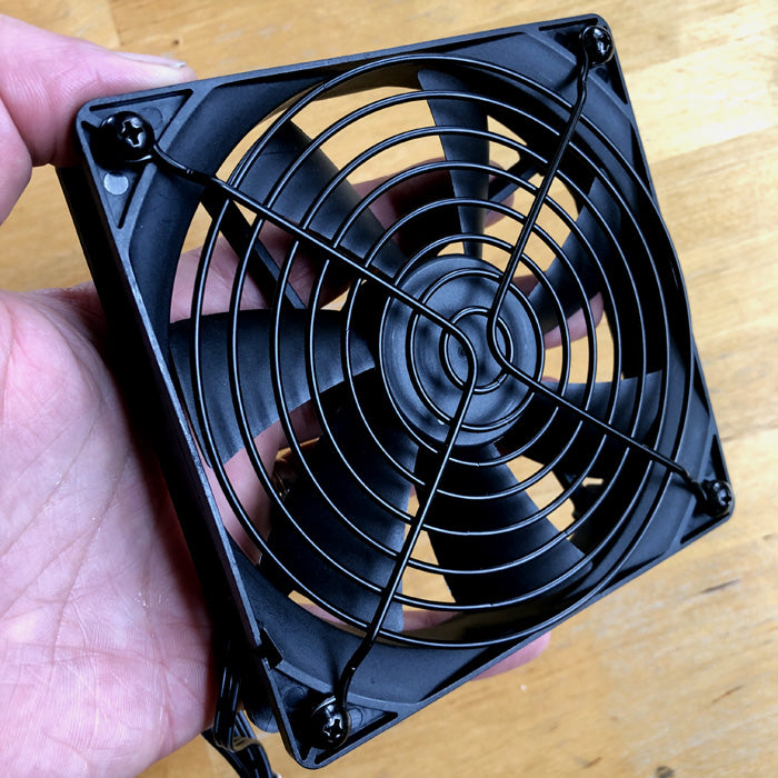 Lian Li 120mm PC Cooling Fan – Mnpctech